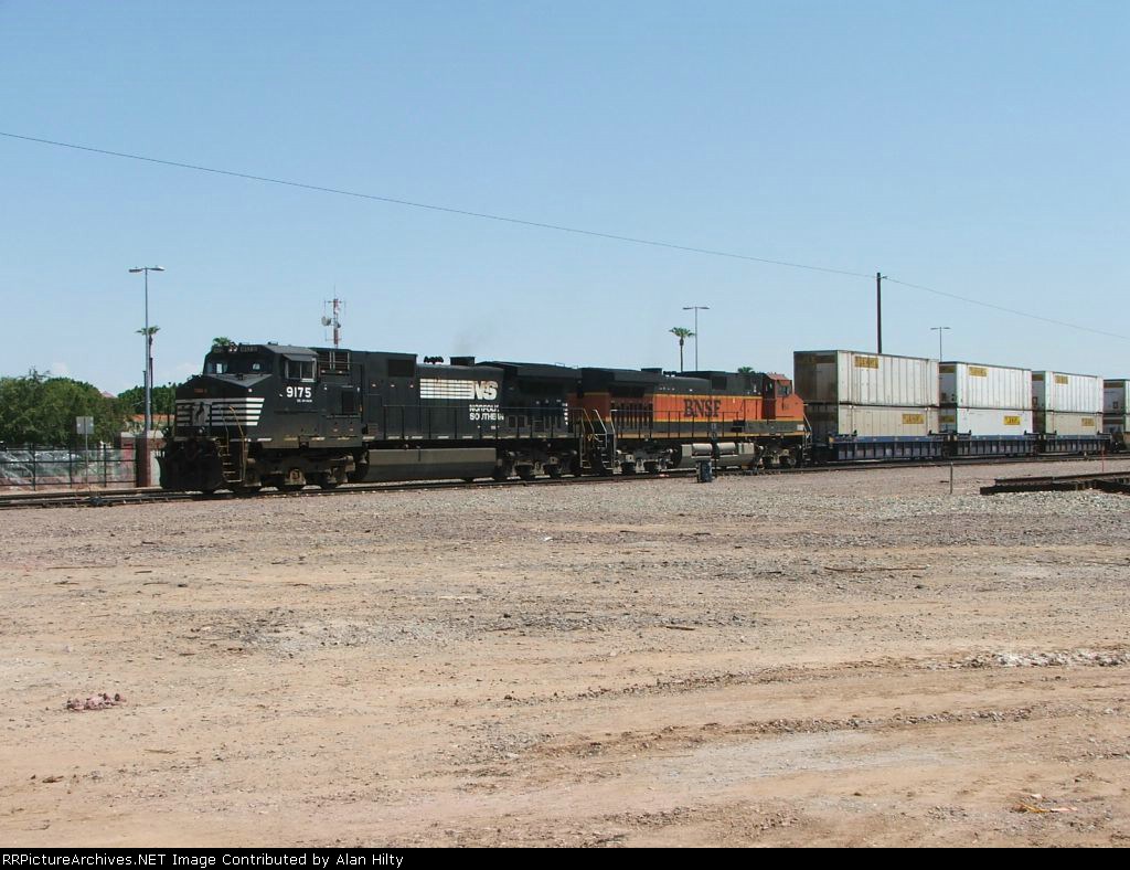 NS 9175 & BNSF 964